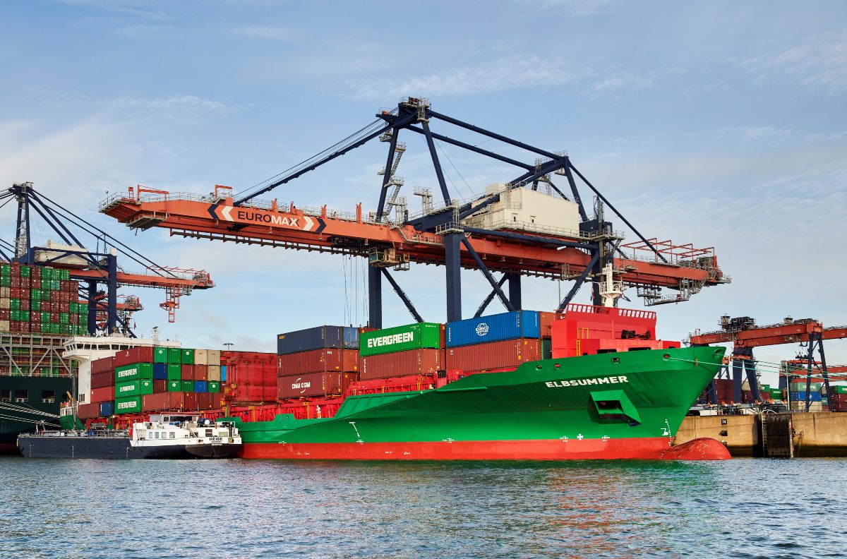 Unifeeder Group makes major decarbonization move with VARO Energy’s advanced, renewable B100 ...